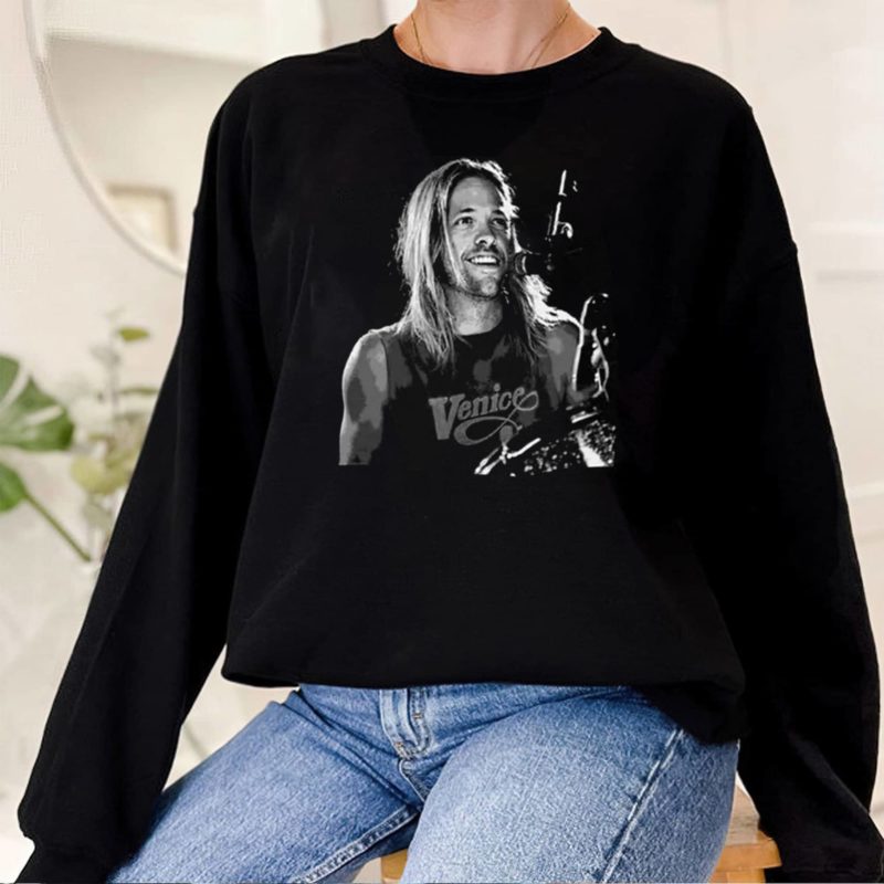 RIP Taylor Hawkins 50 Years 1972-2022 T-shirt - REVER LAVIE