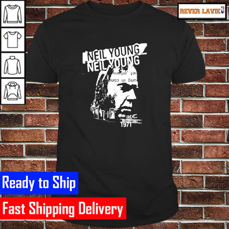 Neil Young live at massey hall 1971 Classic T-Shirt - REVER LAVIE